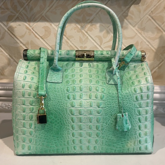 Giada Pelle | Bags | Genuine Leather Made In Italy Soft Lime Green ...